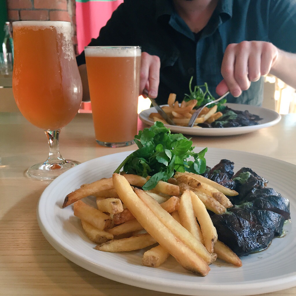 12 hours in common: menu review