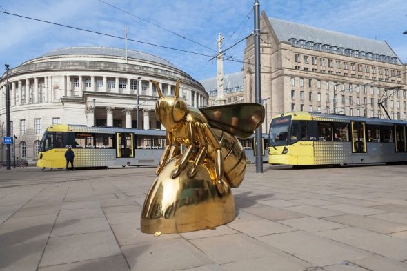 Bee in the City’s golden honey bee brings a taste of summer to ...