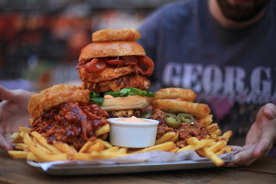 Eat it in 30 minutes and it's FREE - The Challenge Burger at Dive NQ ...
