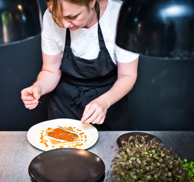 Mary-Ellen, Simon Shaw & Aiden Byrne mix Art with Food at Manchester ...