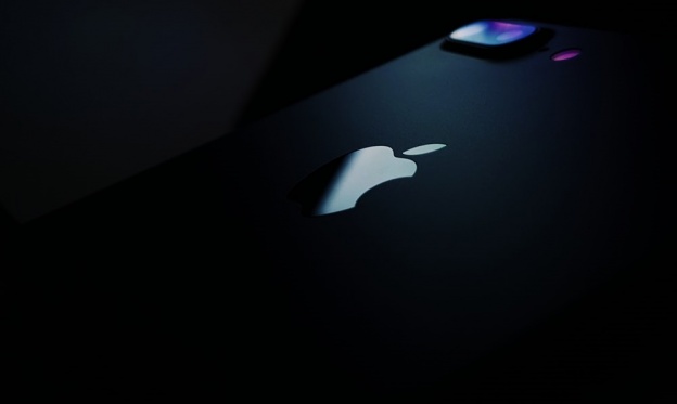 Myths of Manchester: The Apple Logo & Alan Turing