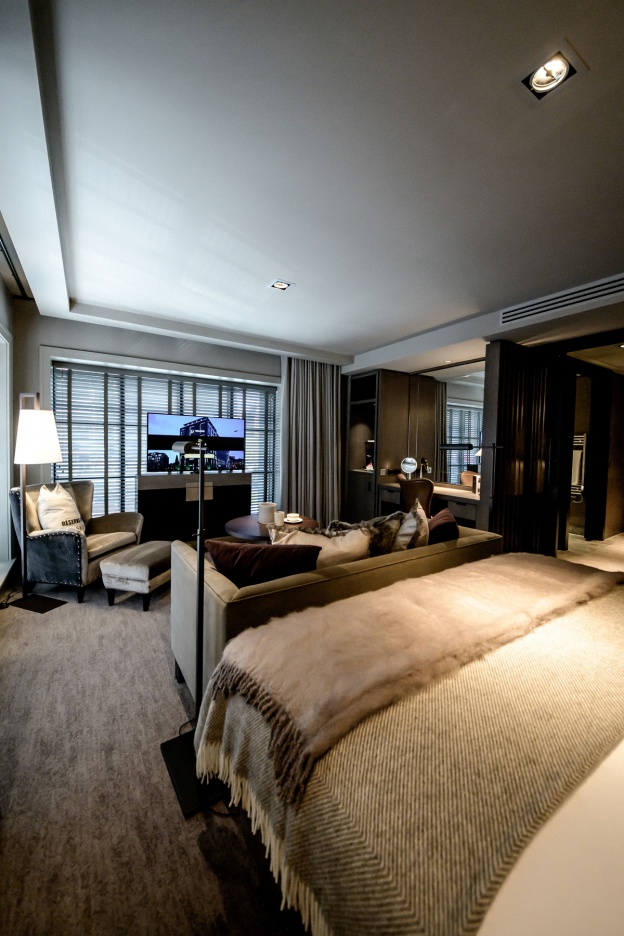 First Look inside The Champagne Room, Cigar Garden and dazzling array ...