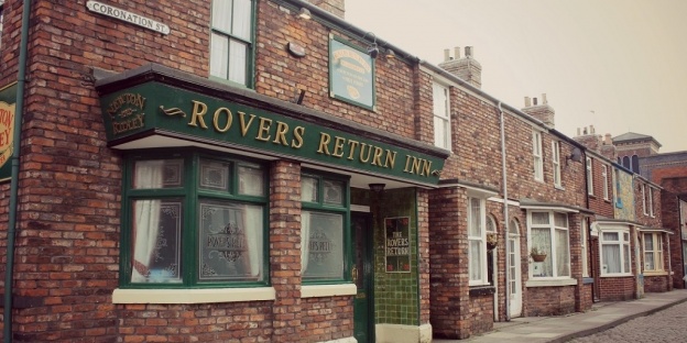 Take on the stars of Coronation Street in this Zoom Pub Quiz ...