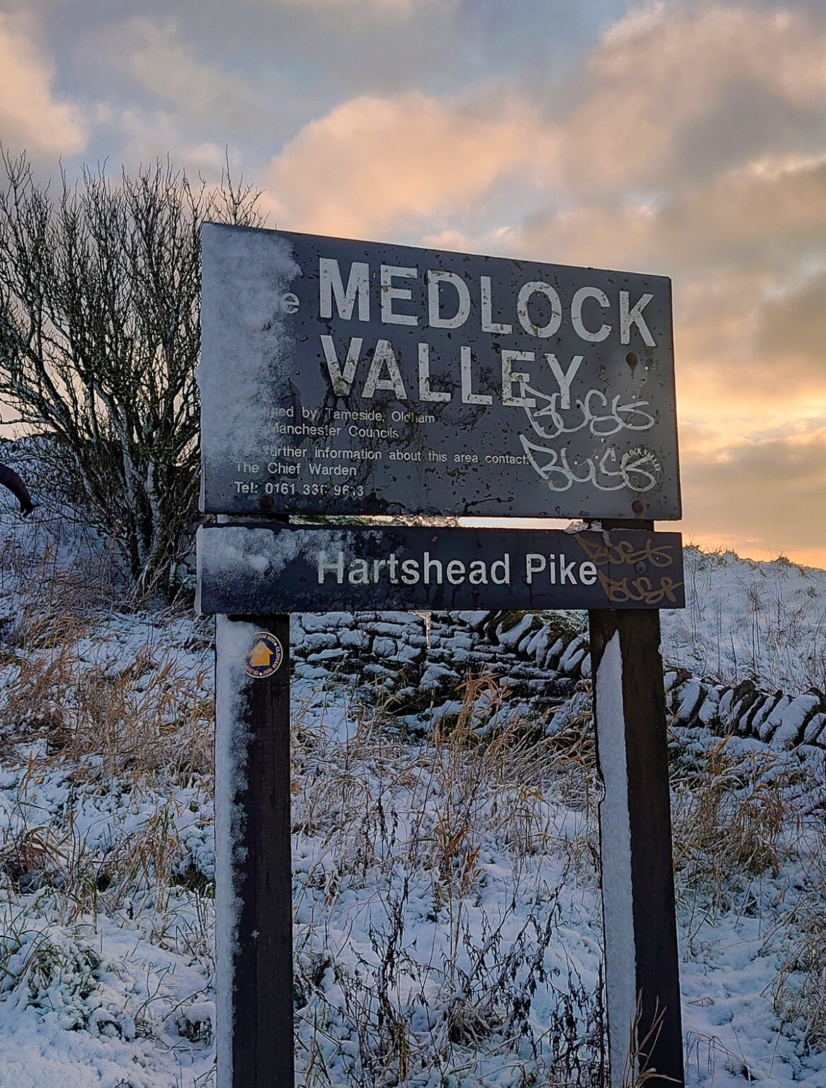 Walks Near Manchester: Hartshead Pike