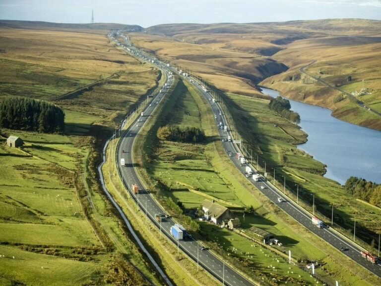 Building Secrets: The Farm in the Middle of a Motorway - Manchester’s ...