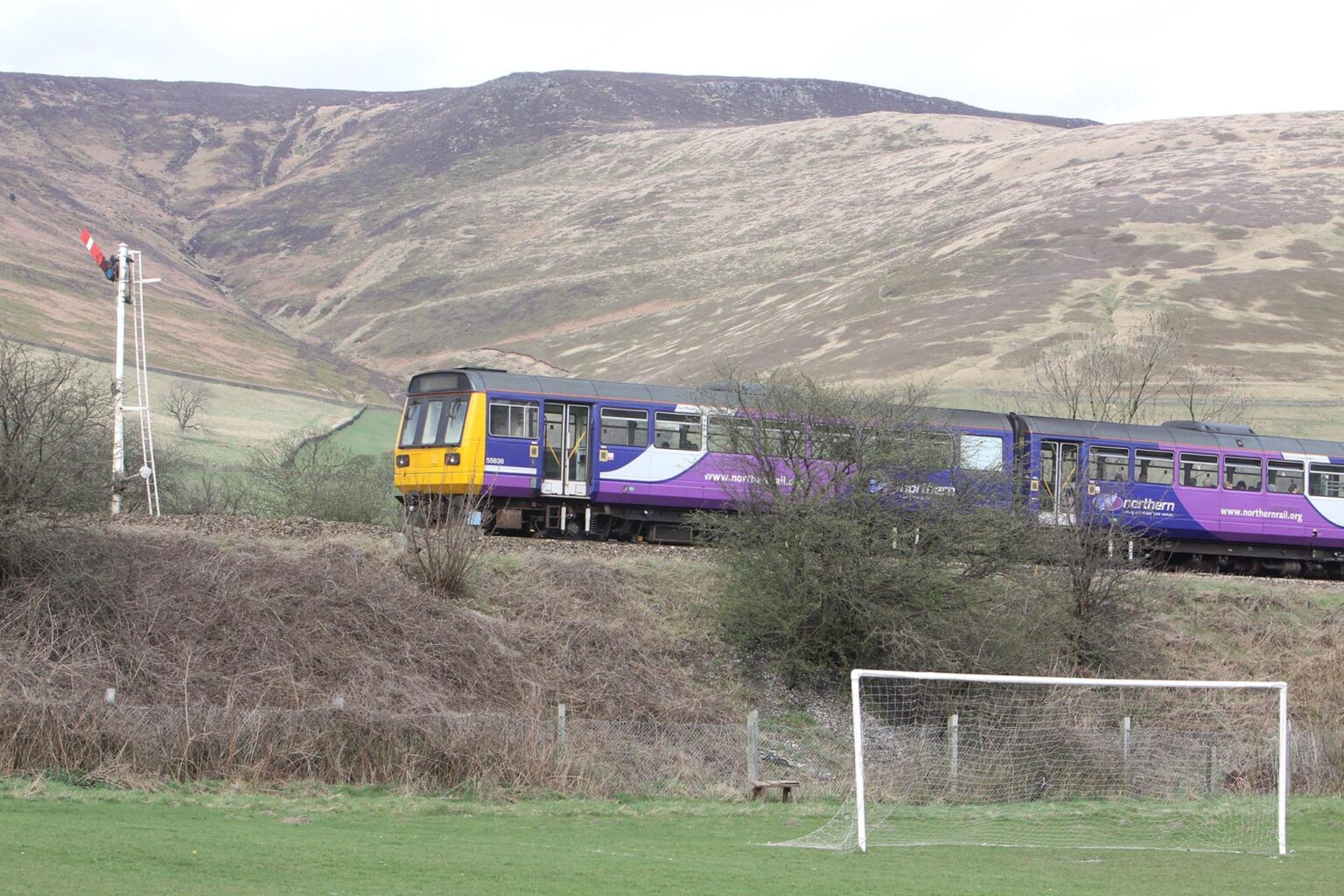 NEW £137m Upgrade coming to Manchester to Sheffield Peak District rail ...