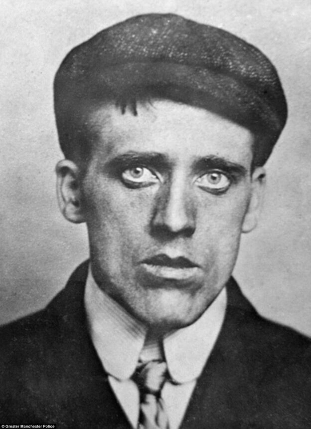 The "Scuttlers" - Manchester's Original Bell-bottomed Peaky Blinders ...