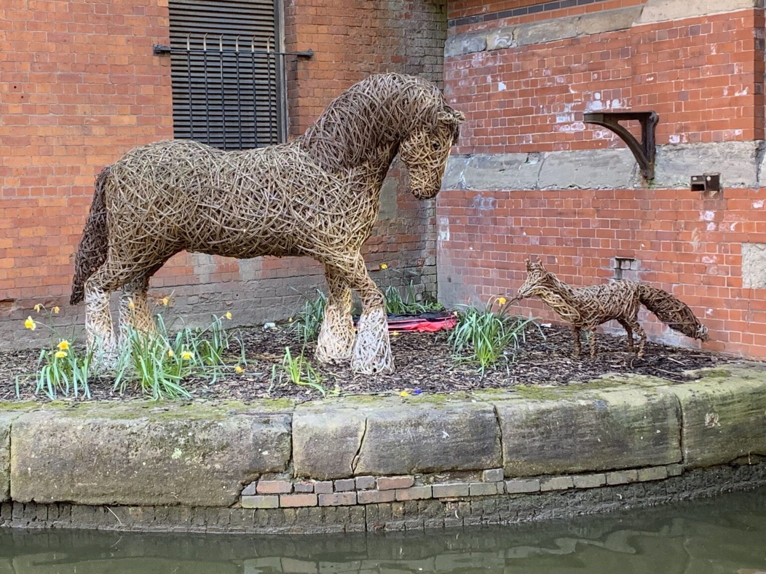 Spotlight on Statues: The Horse & Fox of Rochdale Canal - Manchester’s ...