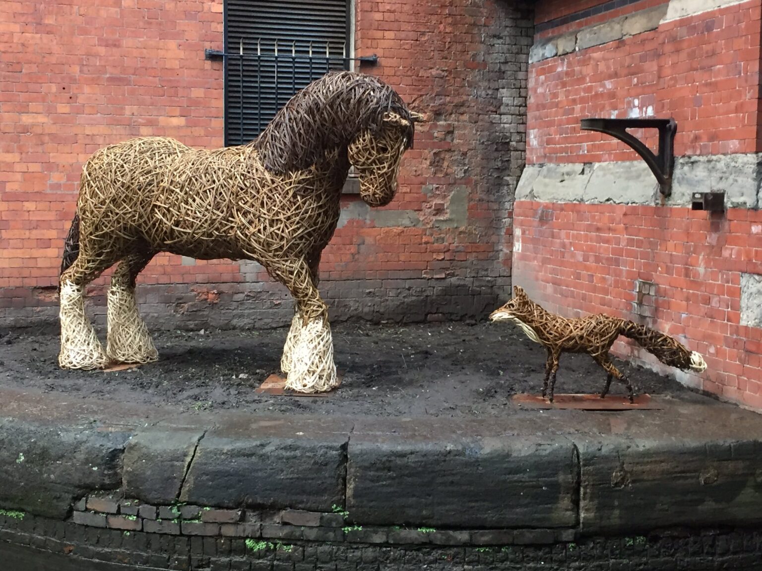 Spotlight on Statues: The Horse & Fox of Rochdale Canal - Manchester’s ...
