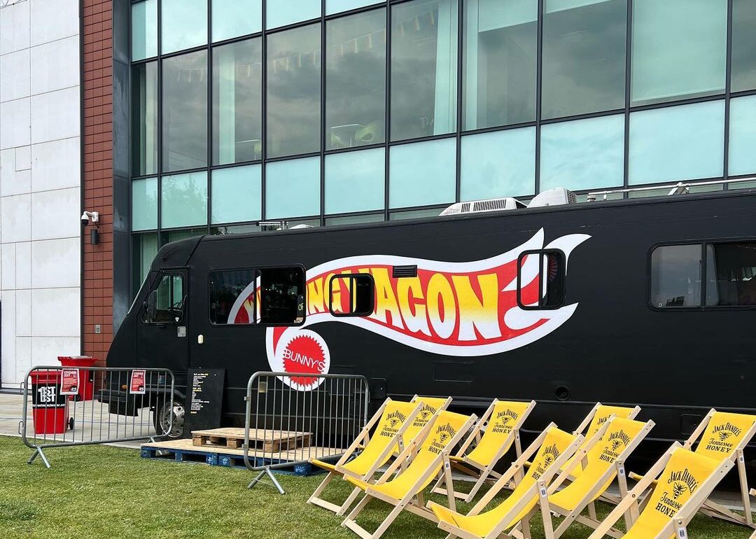 Manchester now has its own Party Bus Chicken 'Wing Wagon' - Manchester ...