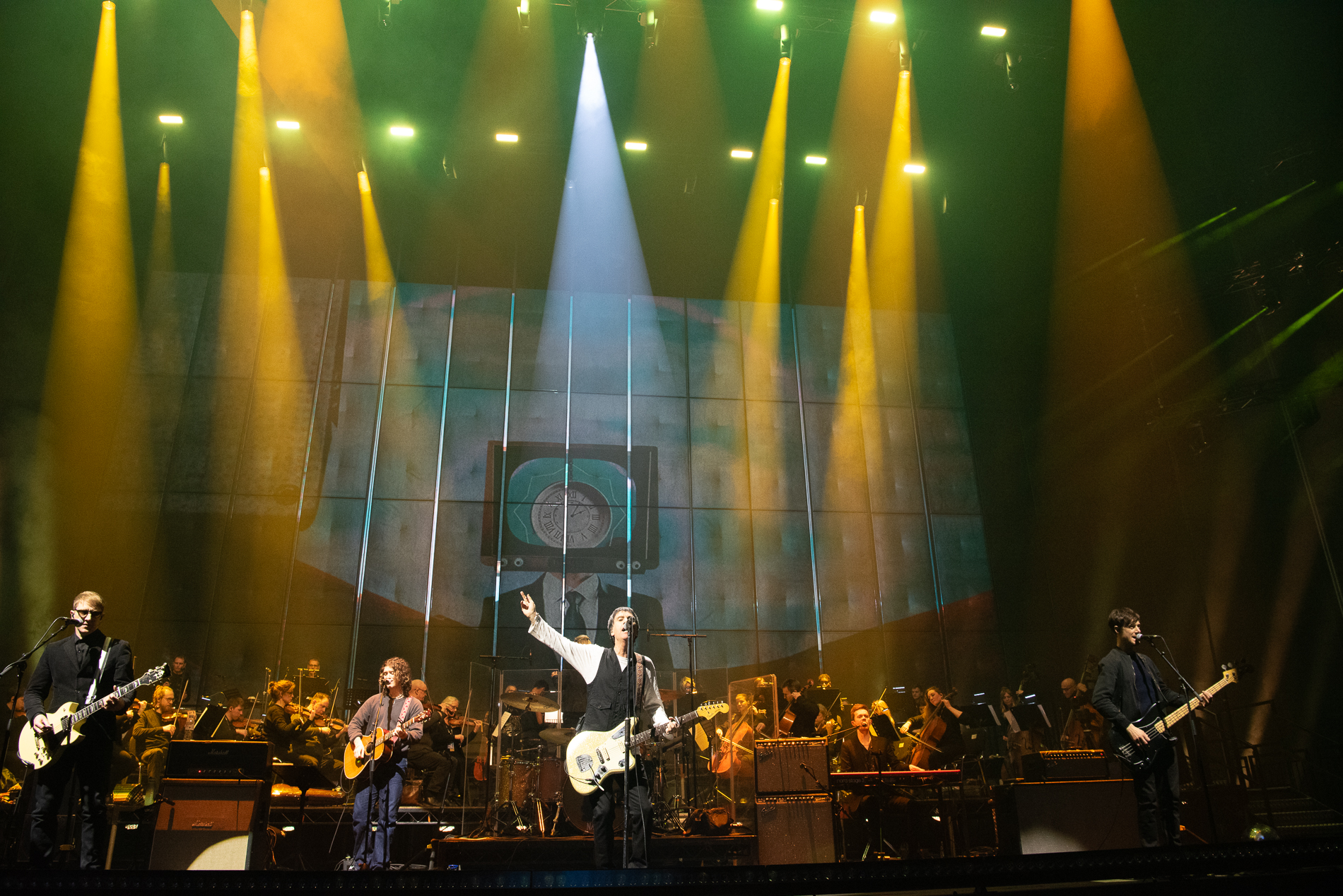 Review: Johnny Marr performs a magical, reimagined set for first rock ...