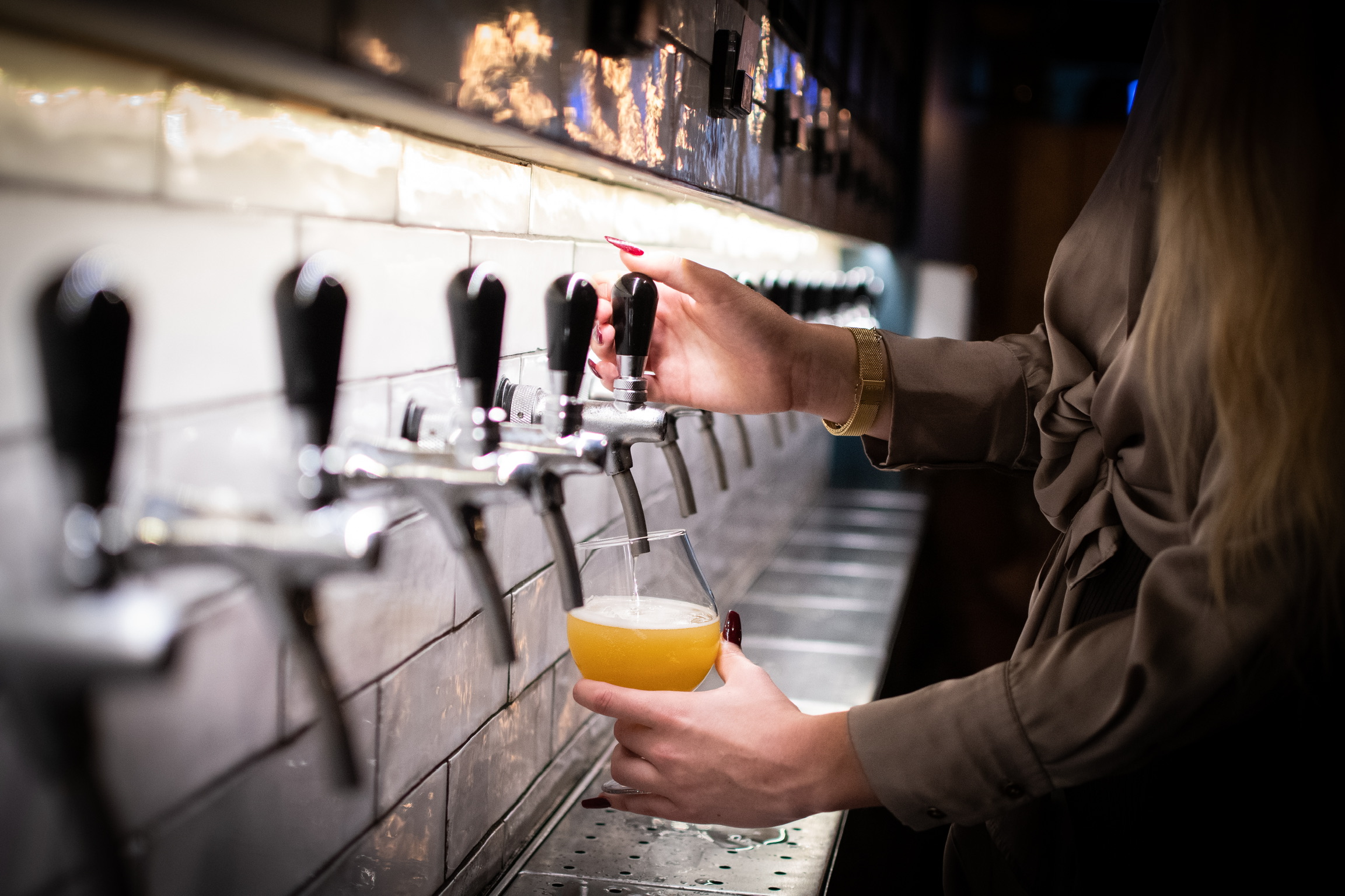 Manchester's first self-service craft ale bar opens at Circle Square ...